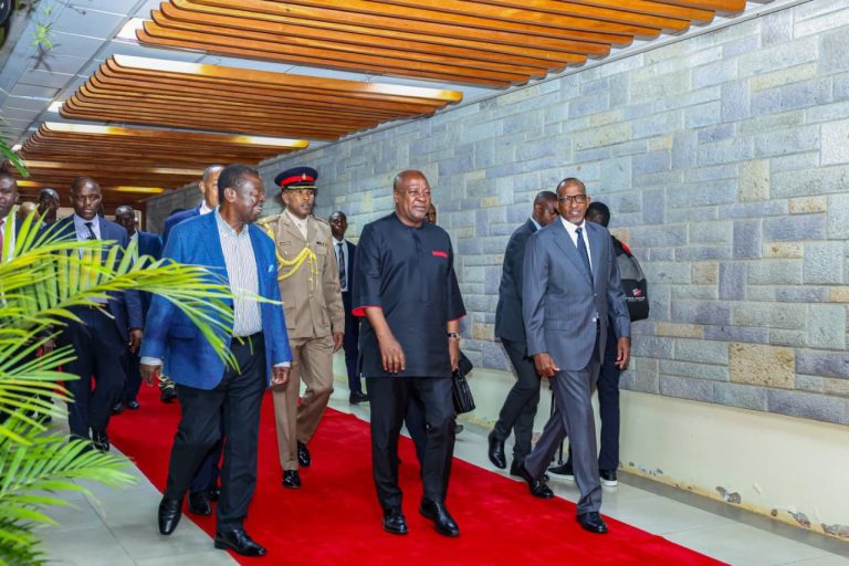 Ruto joins State officials, dignitaries at Nyayo Stadium for Jamhuri ...